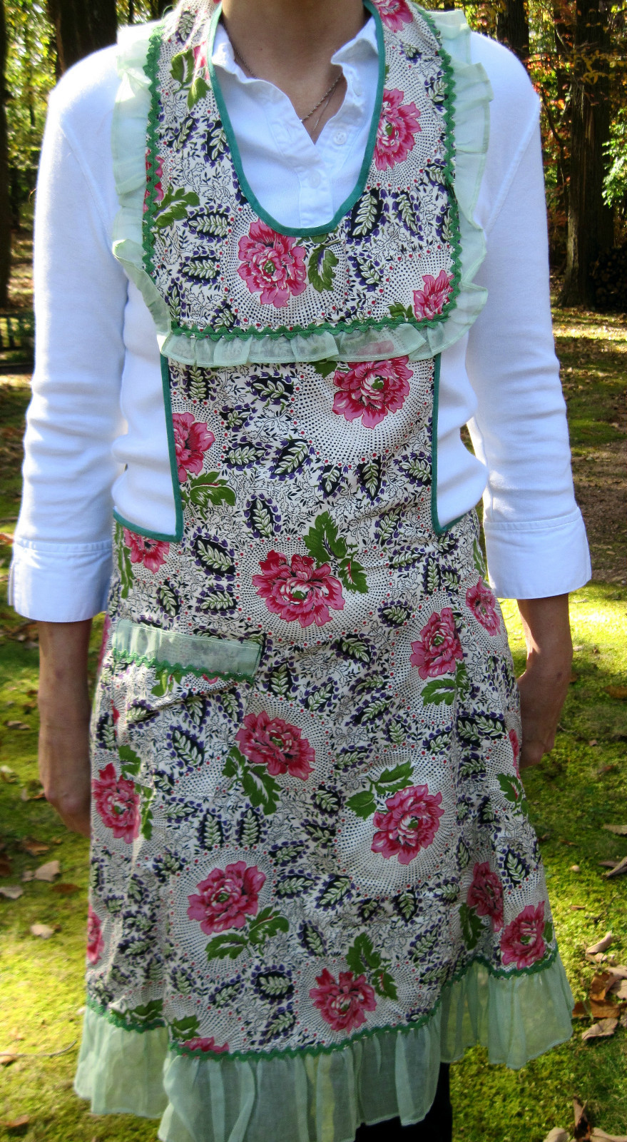 deborah jean's DANDELION HOUSE and GARDEN : Vintage Aprons and Feeling ...