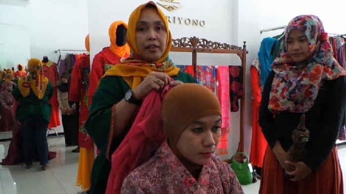 INA PRIYONO, Bangun Brand Busana Muslim Sekaligus Syiar Agama ...