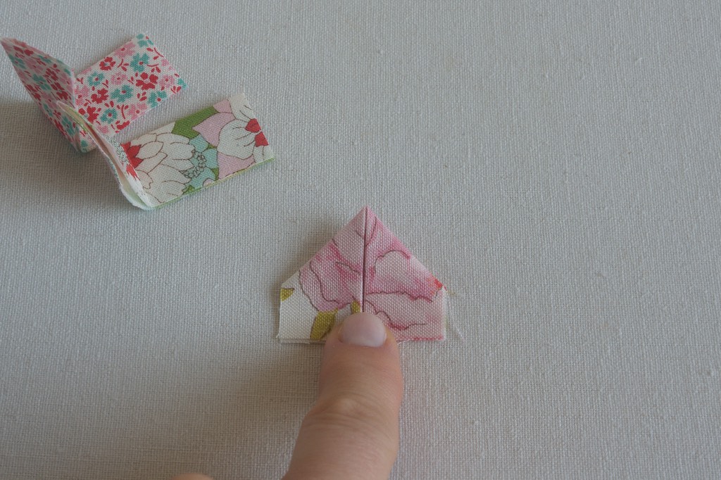 Stitching Notes: Tutorial: Prairie Points Panel