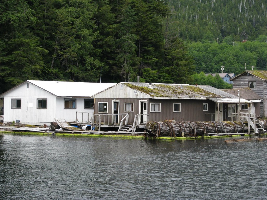 Abandoned floating logging camp in Ketchikan, Alaska (16 Pics ...
