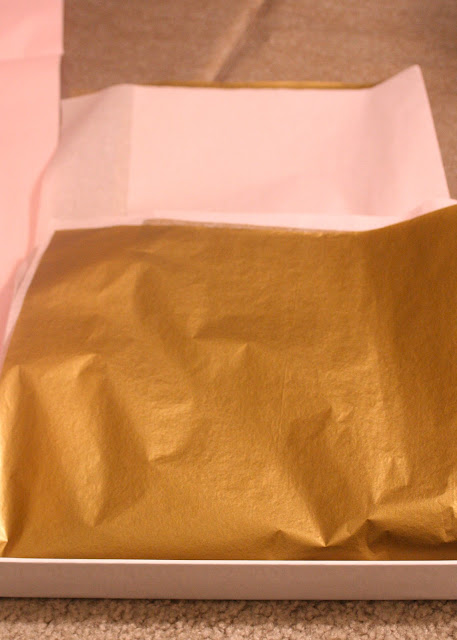 CupcakesOMG!: Wrap Star - A Gift Wrapping Tutorial