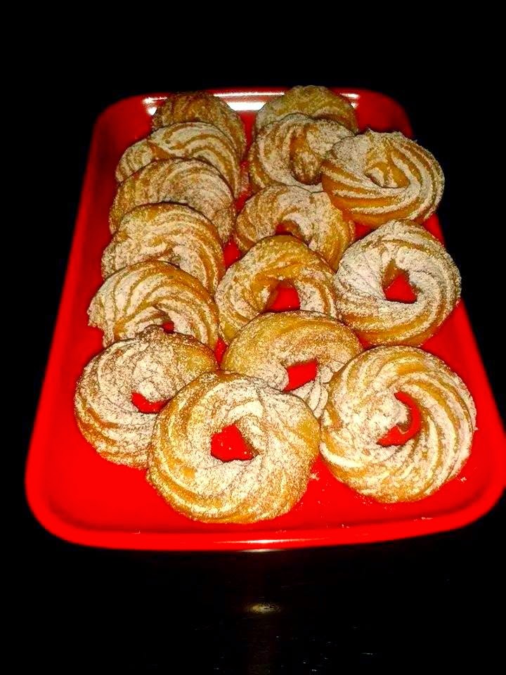 sarguna's fantabulous kitchen: Crullers