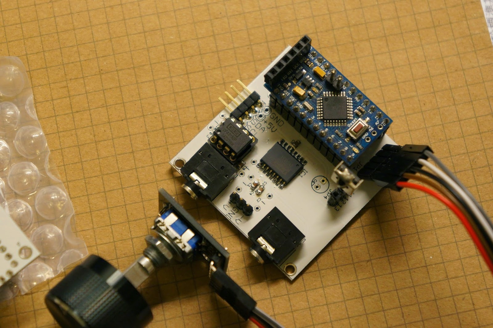 隨手小記: PGA2311 Arduino 音量控制PCB