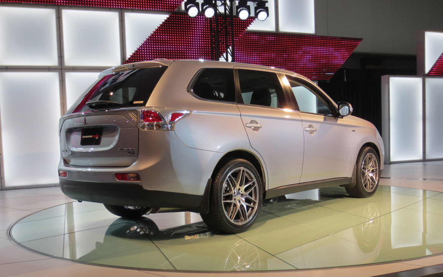 Cars Model 2013 2014: 2014 Mitsubishi Outlander, 2013 Outlander Sport ...