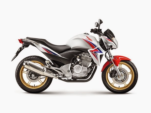 Honda CB 300R 2015 agora com rodas douradas
