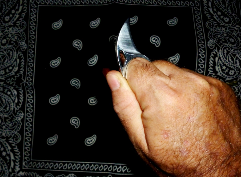 Knife Collector: Finger Claw