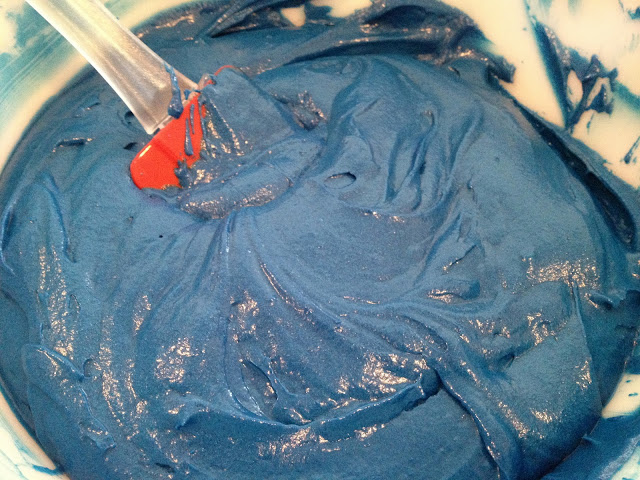 season | cook: Blue Velvet Valentine Cupcakes