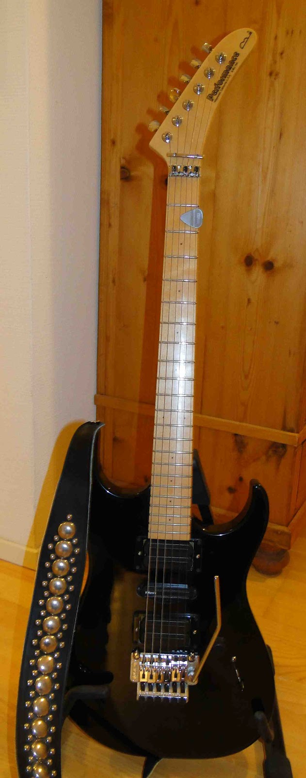 Guitars & Concerts: Performance Corsair guitar