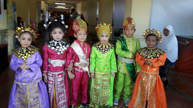 " SANGGAR NUSANTARA DOT COM " | Jakarta: Sewa Baju Adat Gorontalo di ...