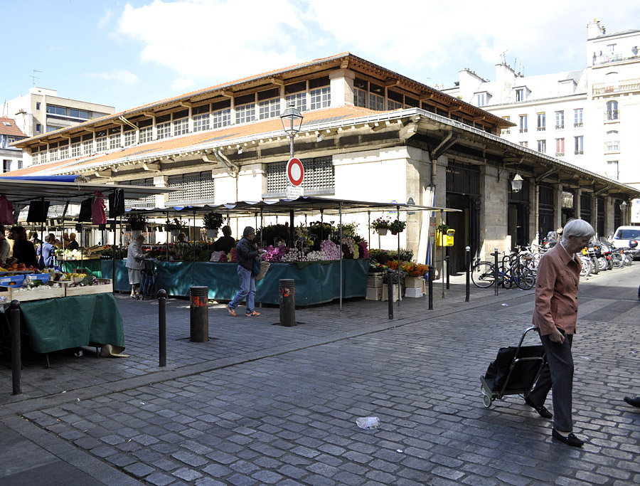 Tomatoes From Canada: Marché d'Aligre, Paris