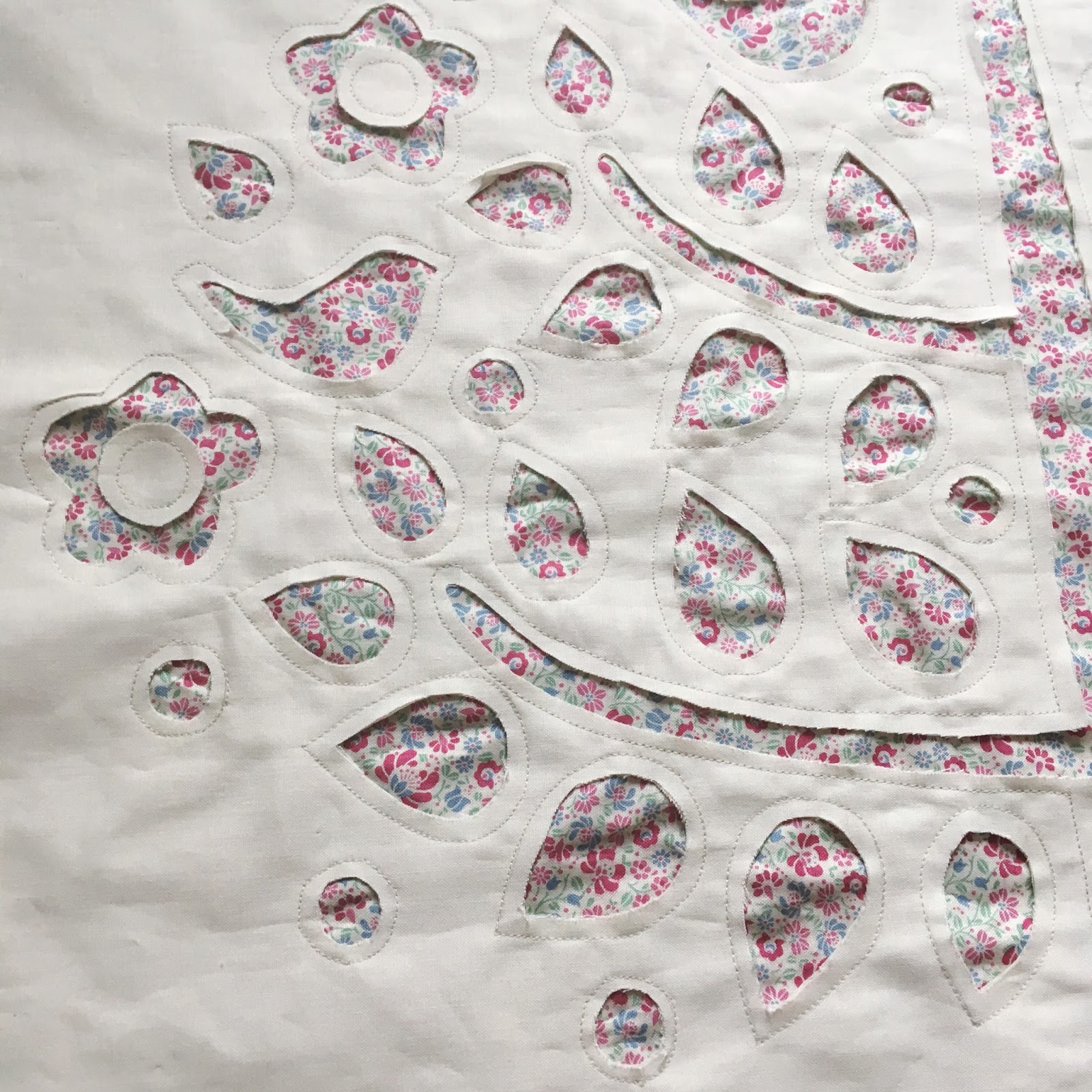 tree pillow and merry go round quilt / CHARM ABOUT YOU