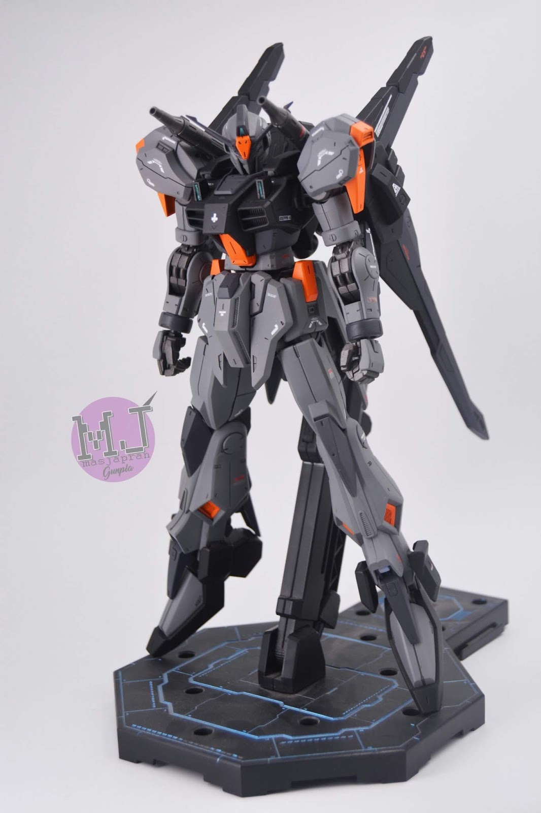 Painted Build: RE 1/100 Gundam MK III "P-Japran Color"