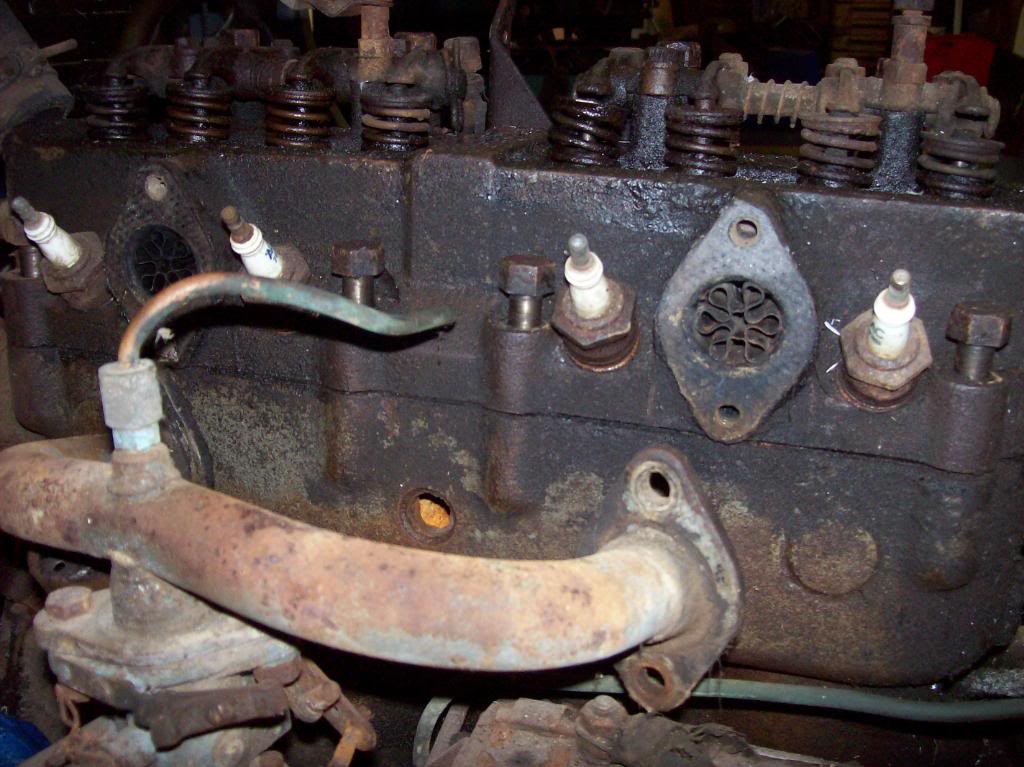 My 1928 Chevrolet: 1927 Chev Engine Pull Down (oh that rust)