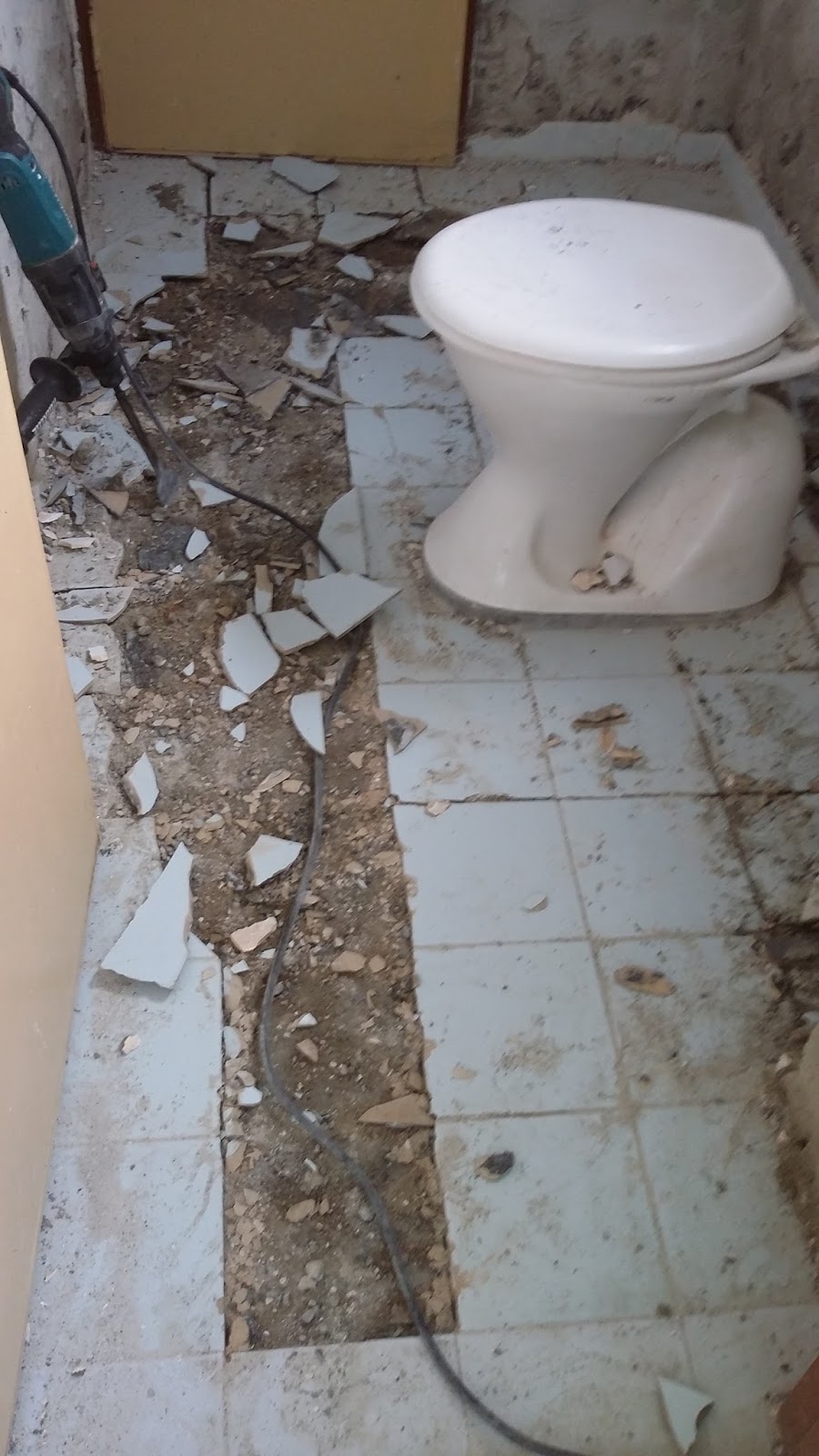 Projek No 1: Tandas - Pasang Tiles Dan Tukar Accessories - Impiana DIY