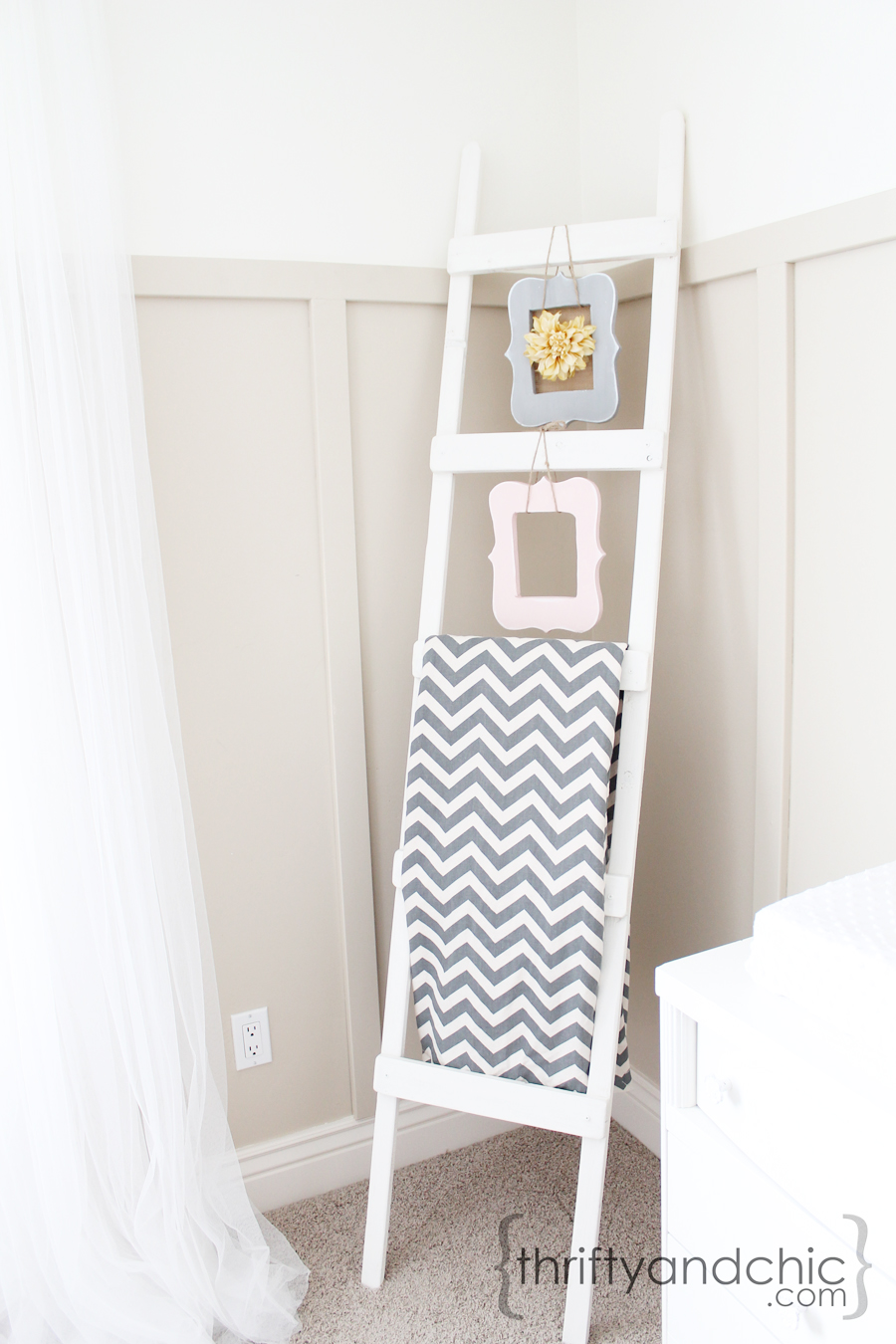 Thrifty and Chic - DIY Projects and Home Decor