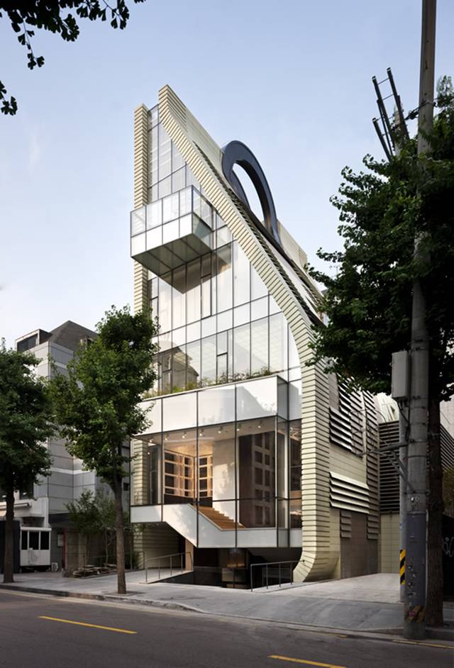 PAVAN MICKEY: Simone Handbag Museum