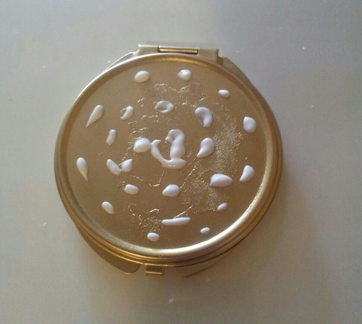 crafts and crafts only: DIY Compact mirror makeover