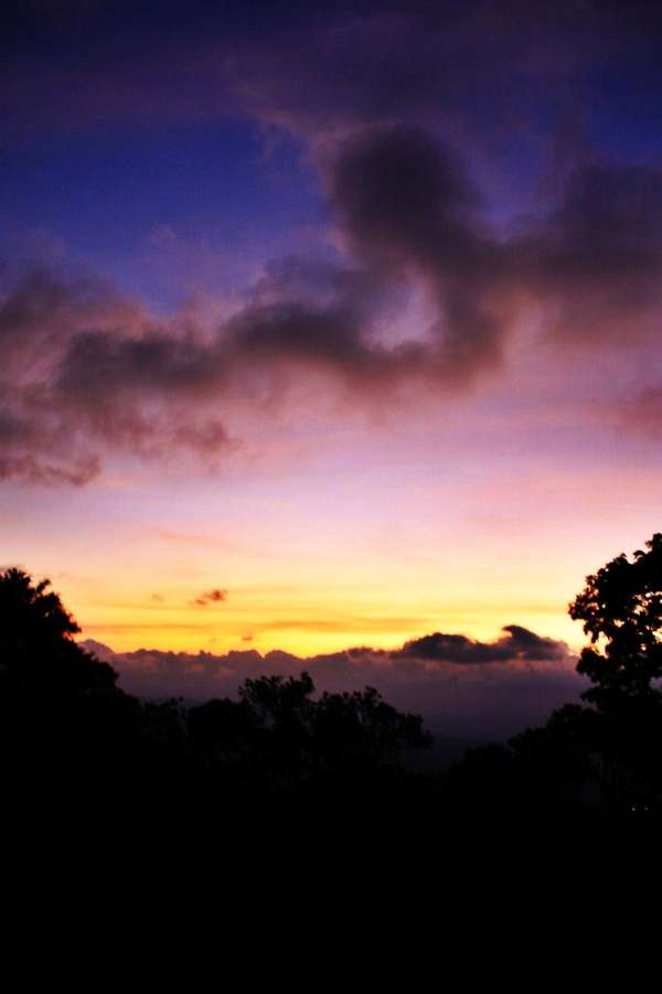 Sunset Sempurna Di Puncak Gunung Api Purba | BELANTARA INDONESIA