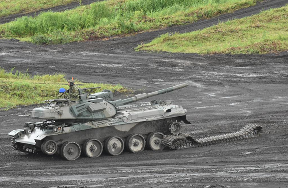 Asian Defence News: Japanese JGSDF Type 74 MBT
