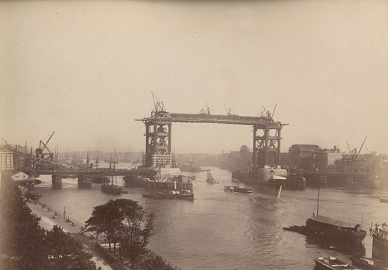 Fr33dom: Unseen Images of Tower Bridge Under Construction