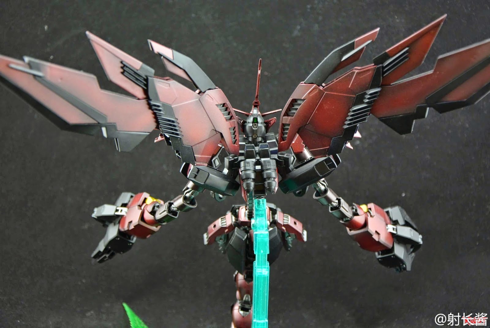 Custom Build: MG 1/100 Epyon Gundam EW ver. "Devil Epyon"