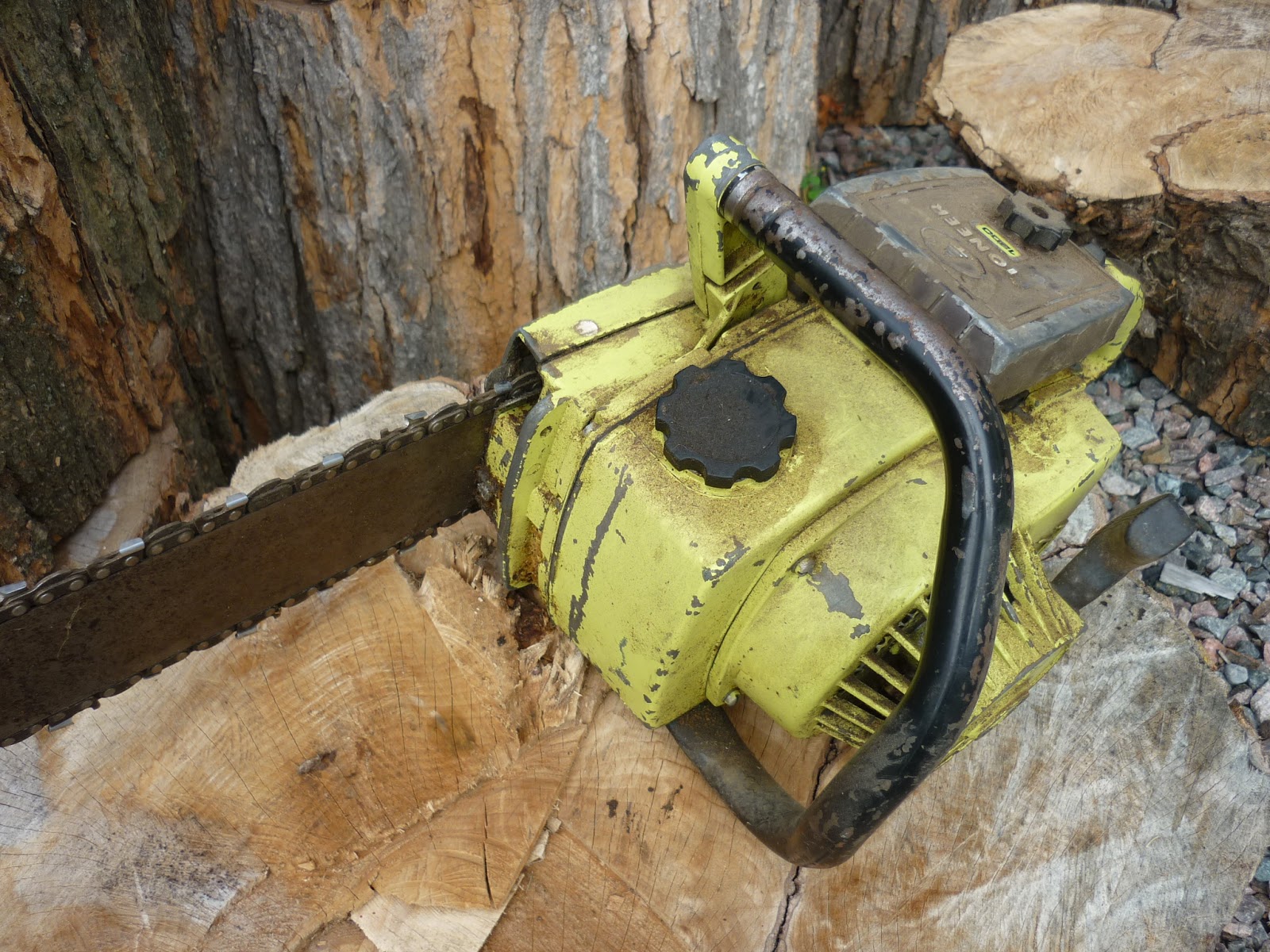 VINTAGE CHAINSAW COLLECTION: PIONEER 1200.