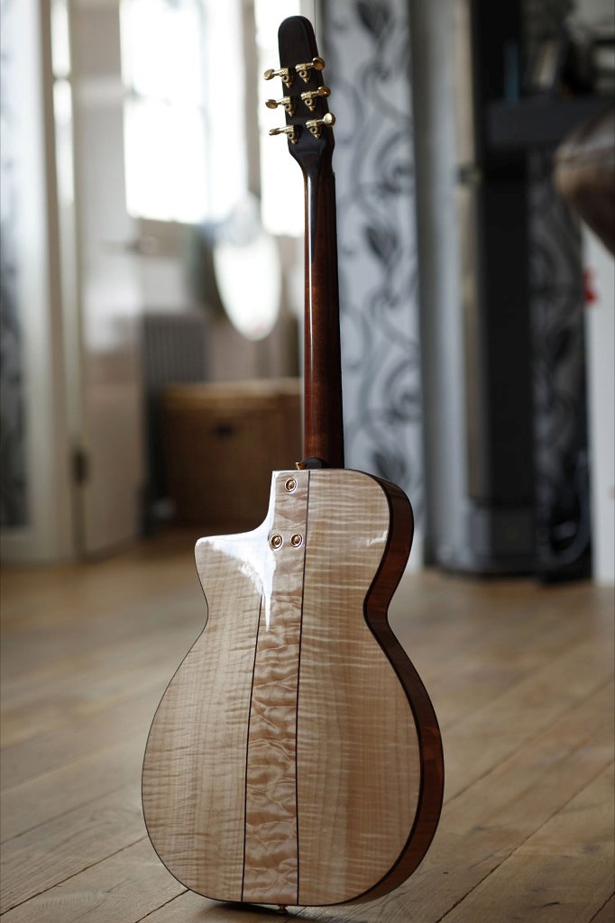 Custom 'n' Boutique Guitars Gallery