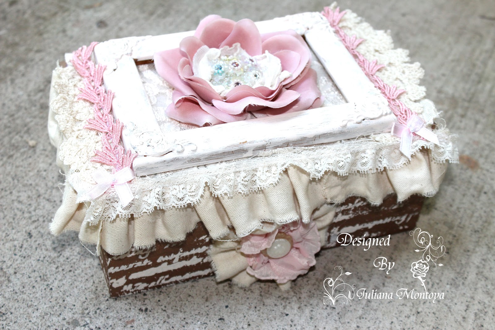 ShabbyChicJCouture : Vintage Shabby Chic Box