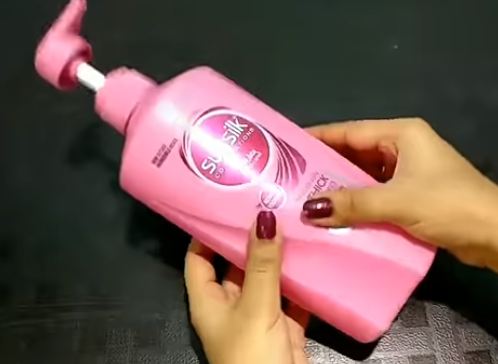 Con botellas de shampoo haz lindas bolsitas cosmetiqueras ~ Solountip.com