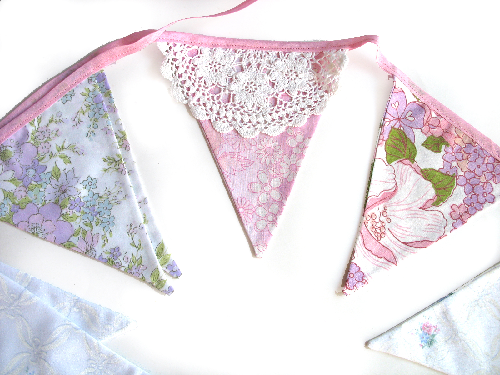 Merry-Go-Round Handmade: More Retro floral Vintage Flag Bunting added ...