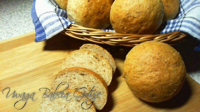 Domowe Bułki Grahamki - UwagaBabciaPieczeChleb