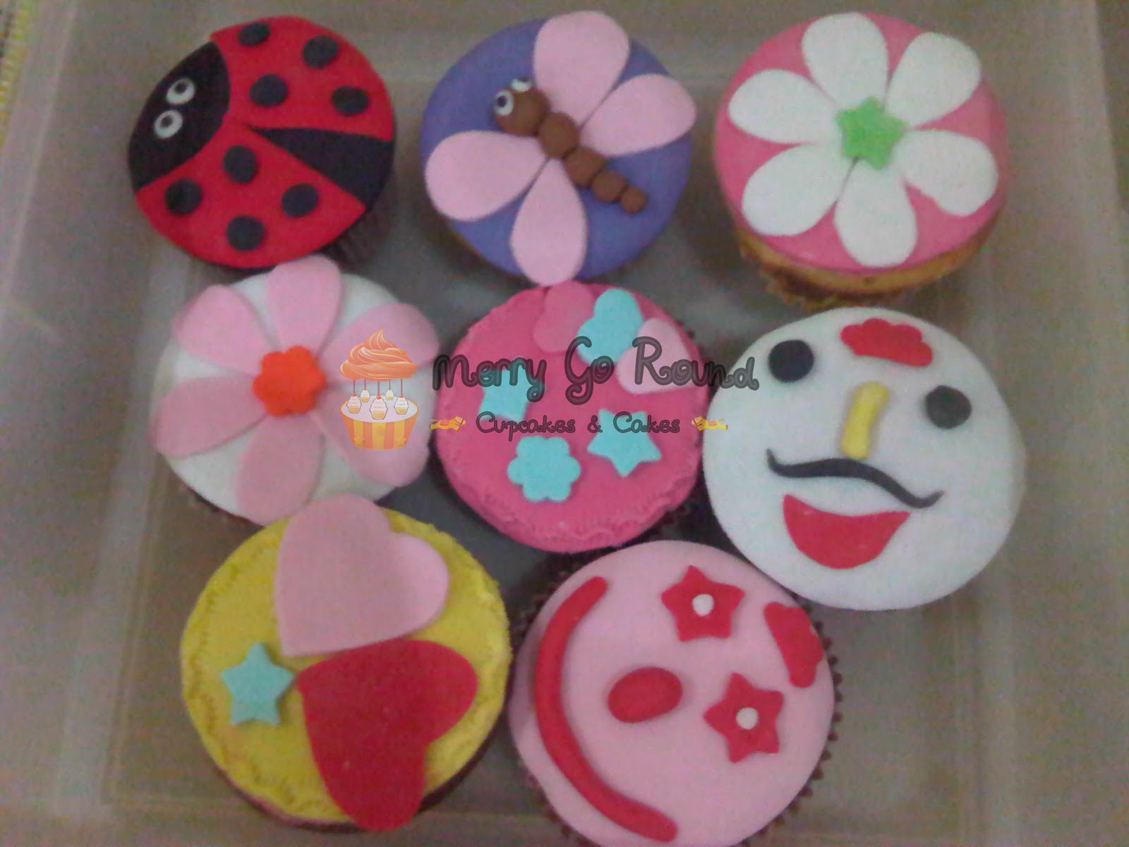 Merry Go Round - Cupcakes & Cakes: Some of our miscellaneous 2D icing ...