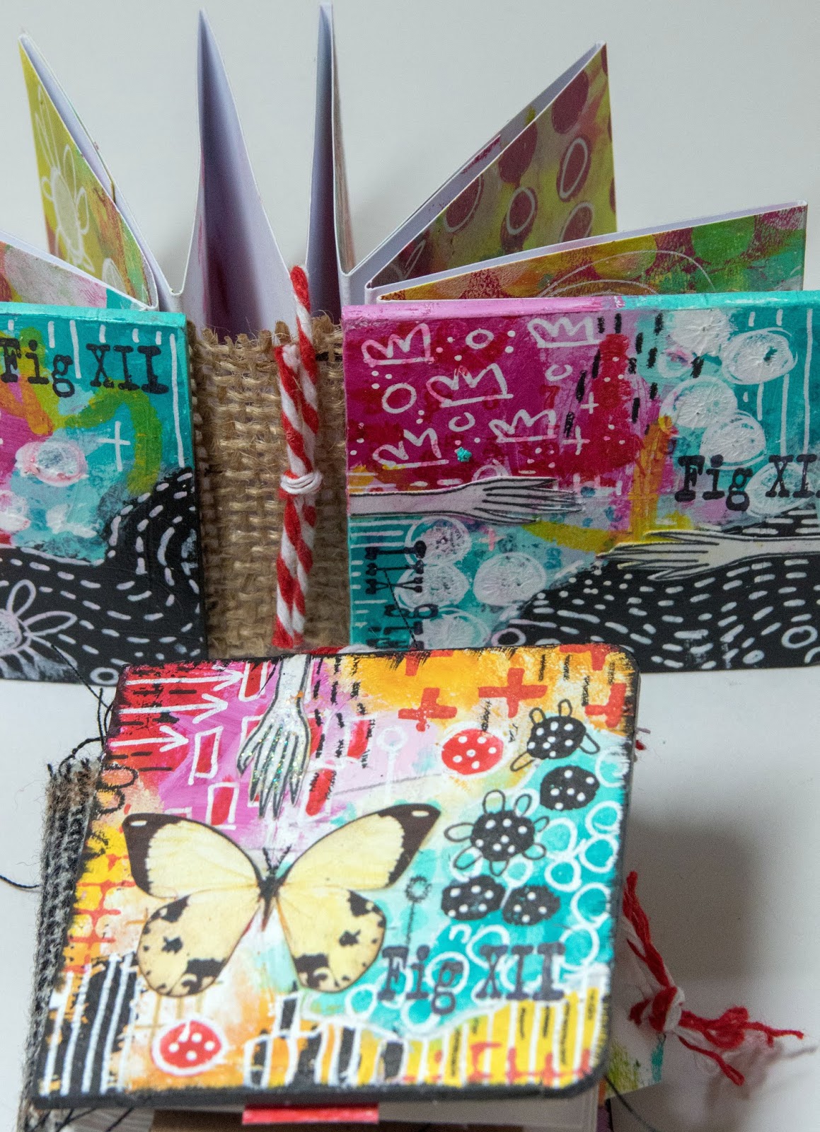 The Kathryn Wheel: More mini books!