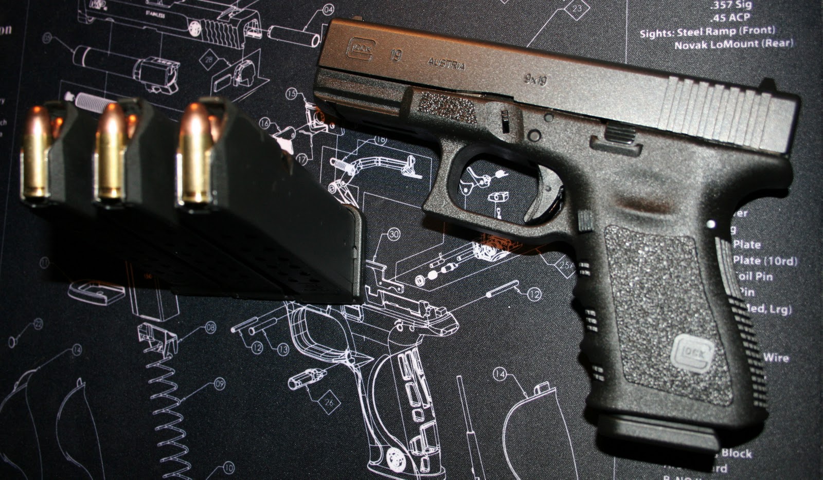 Monolithic Tactical: First Glock, Model 19 CCW
