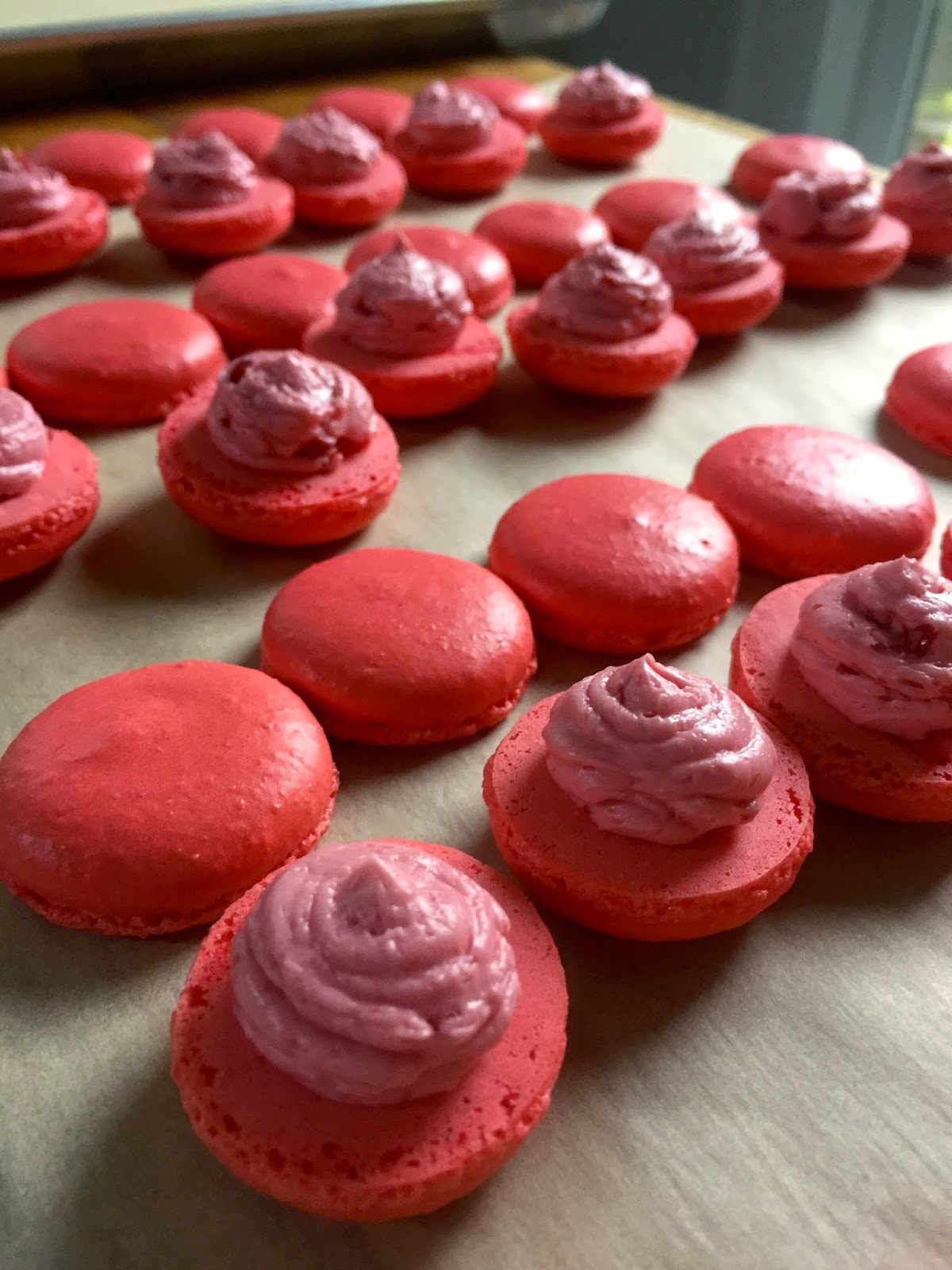Heidi's Mix: Morello Cherry Macarons