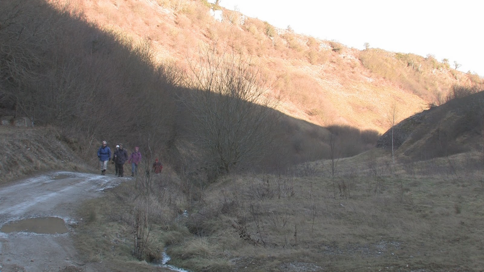 Walks Around Britain's blog: A Walk through Coombs Dale in the Peak ...