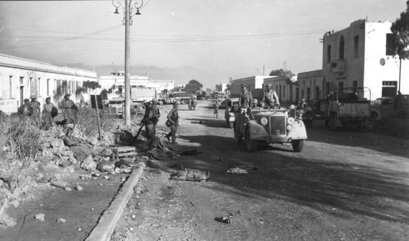 NAZI JERMAN: Foto Erwin Rommel Sebagai Panglima Afrikakorps