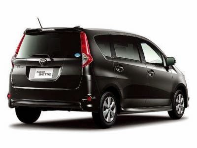 日本的Perodua Alza（Passo Sette)