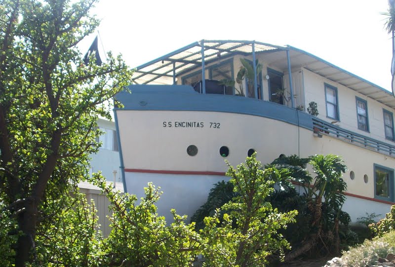 wacky tacky: Encinitas Boat Houses Ahoy!