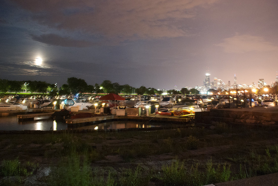 Supermoon Chicago | Connecting the Windy City
