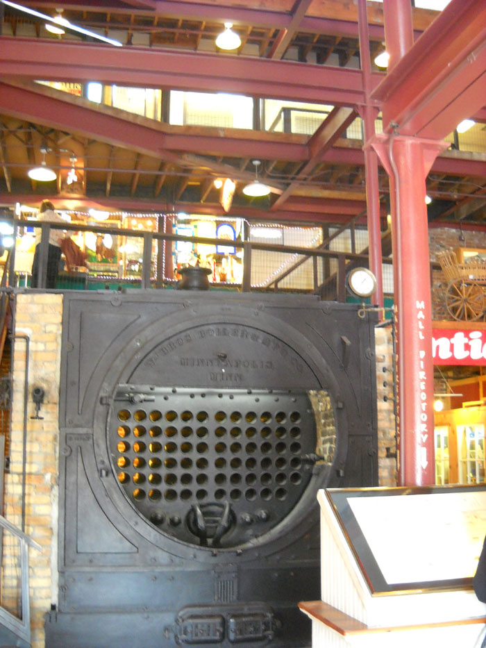 Manatee's Toy Box: Red Wing Antique Shop - at Pottery Place