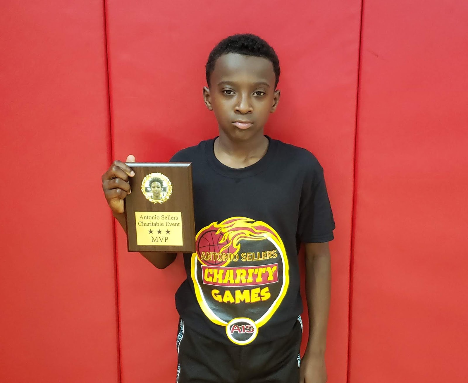 BASKETBALL SPOTLIGHT NEWS: Antonio Sellers Charitable Event Top ...