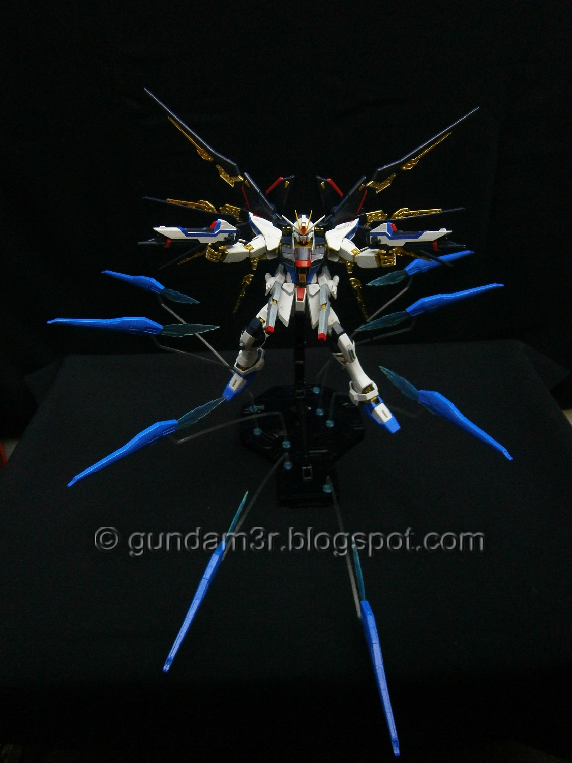 Strike Freedom Gundam Full Burst Mode MG Review Part 3