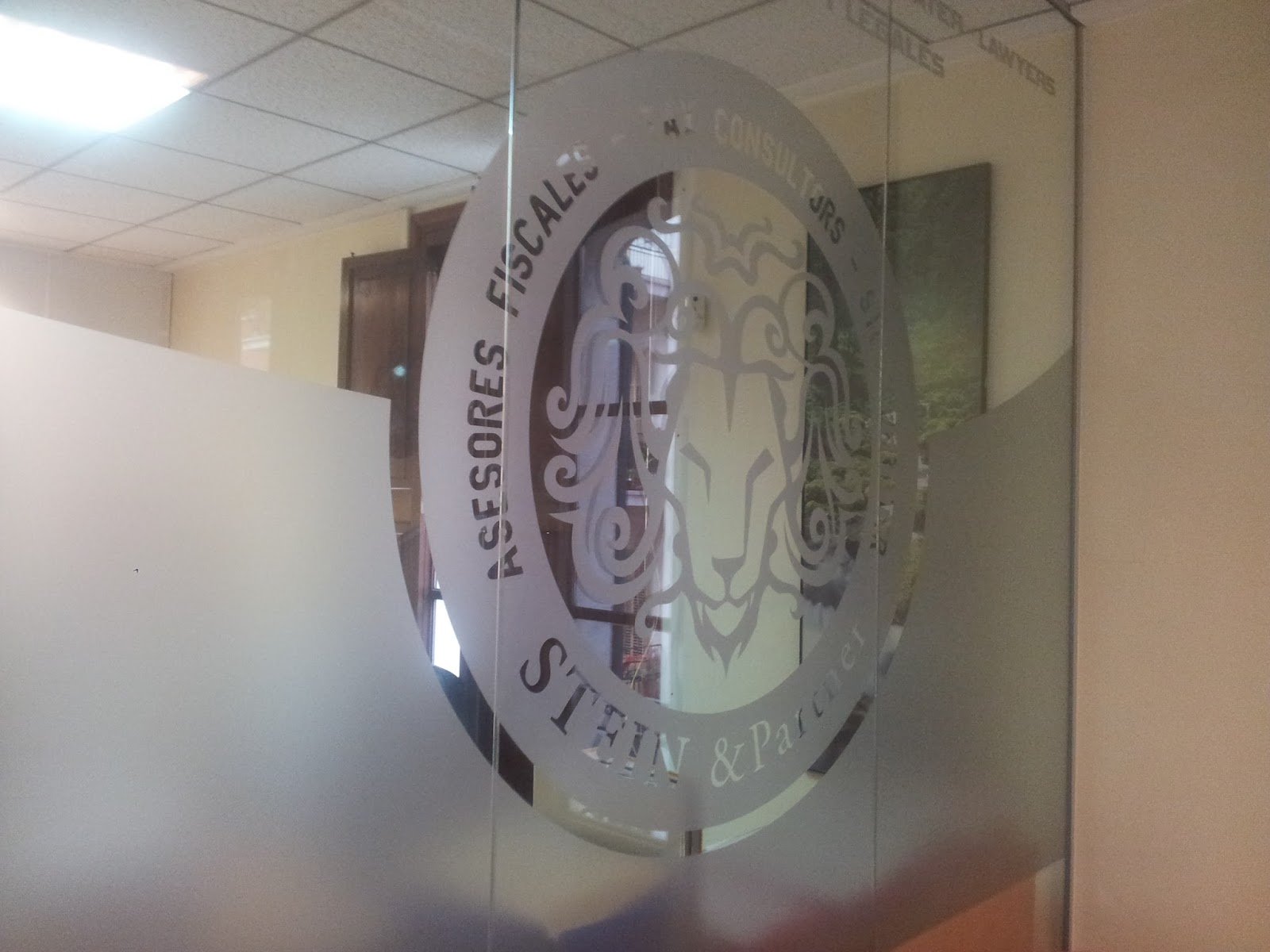 Rotulos e IMPRENTA MALLORCA: rotulacion de cristaleras con vinilo ...