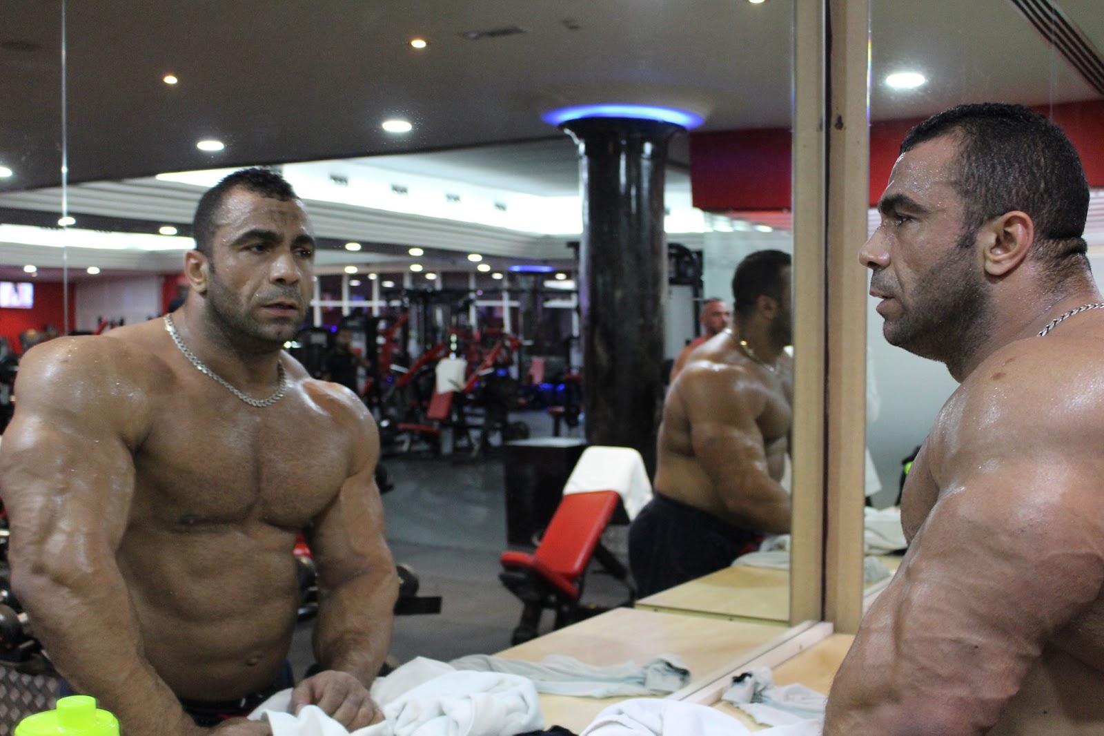 Muscle Lover: Egyptian bodybuilder Essam El Sayed