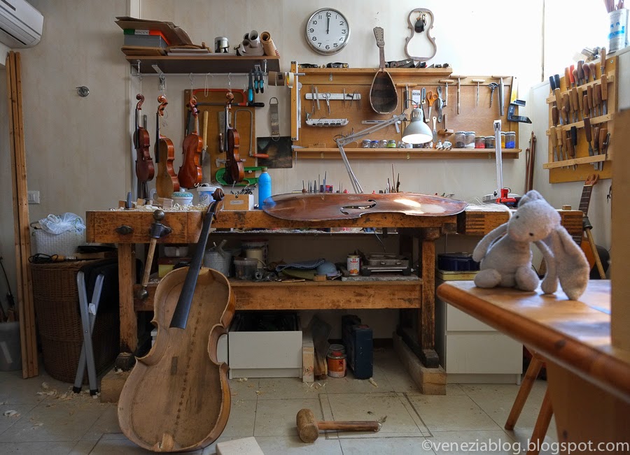 venezia blog: A Violin Maker and Restorer in Dorsoduro