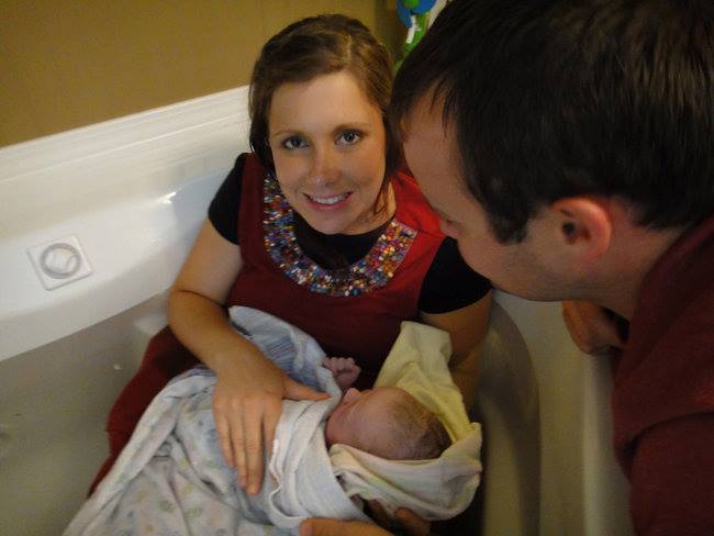 The Talking Box: 19 Kids and Counting: Josh's Third Child Is Born