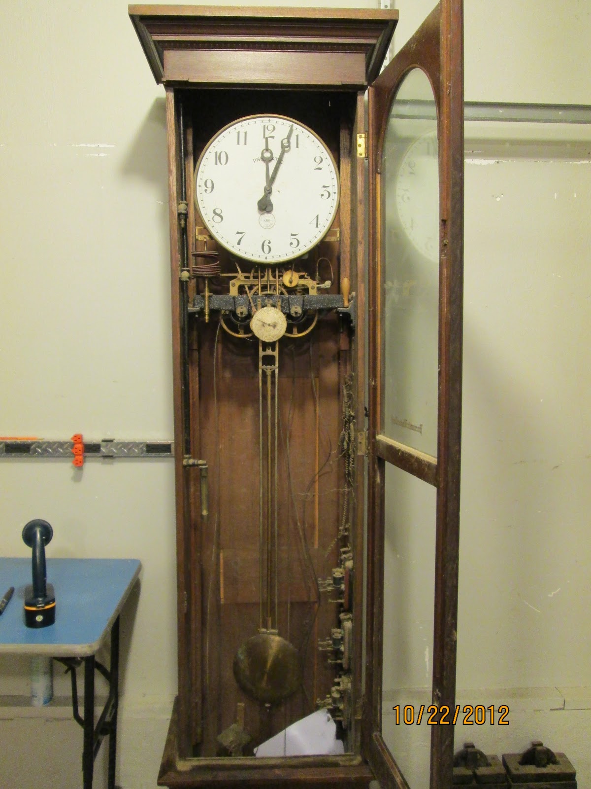 Hahl Pneumatic Master Clock