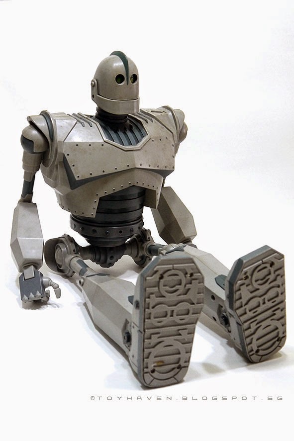 toyhaven: Review: Trendmasters Warner Bros. Ultimate Iron Giant 20-inch ...