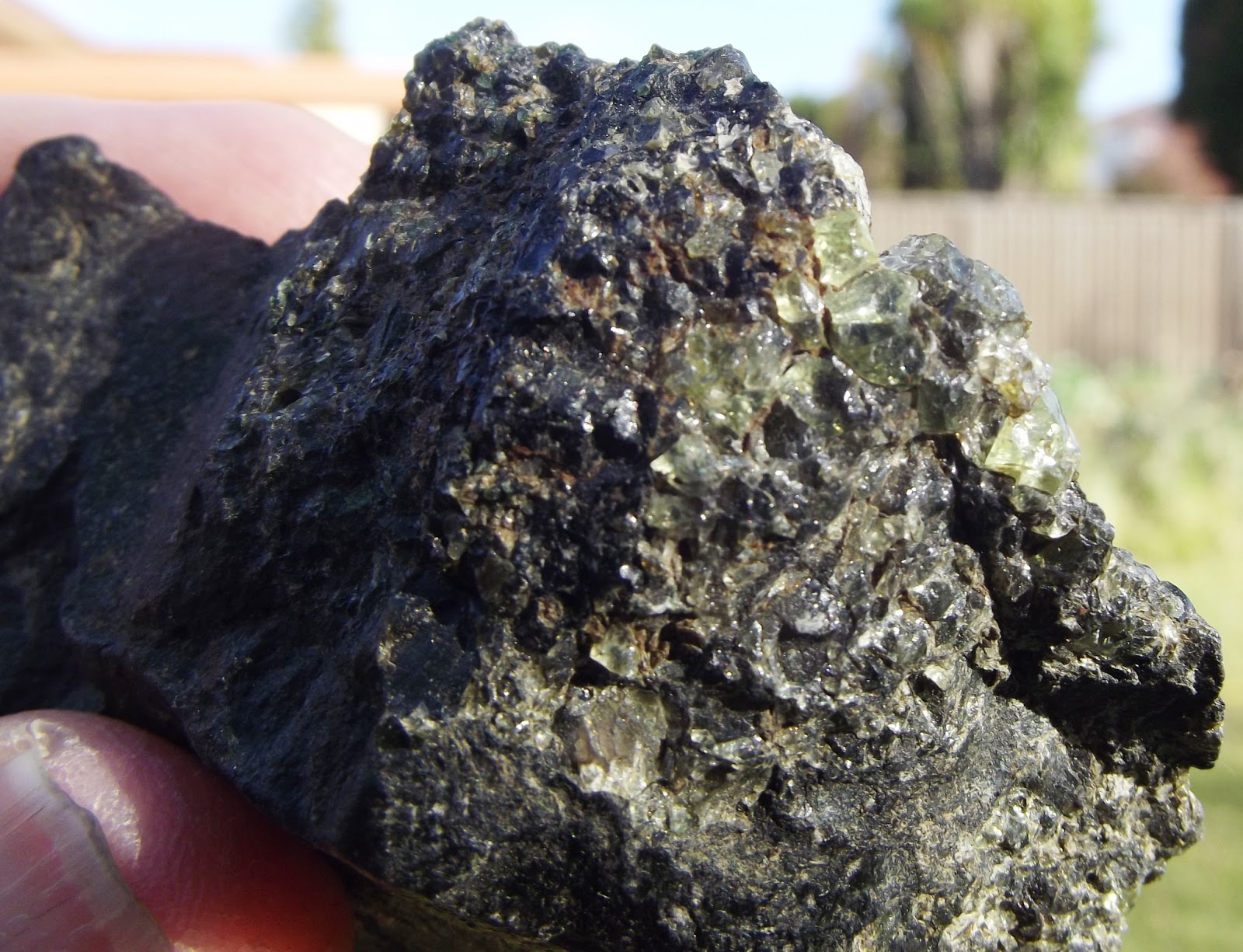 John's New England Minerals and General Geology Blog: PERIDOT FROM GLEN ...